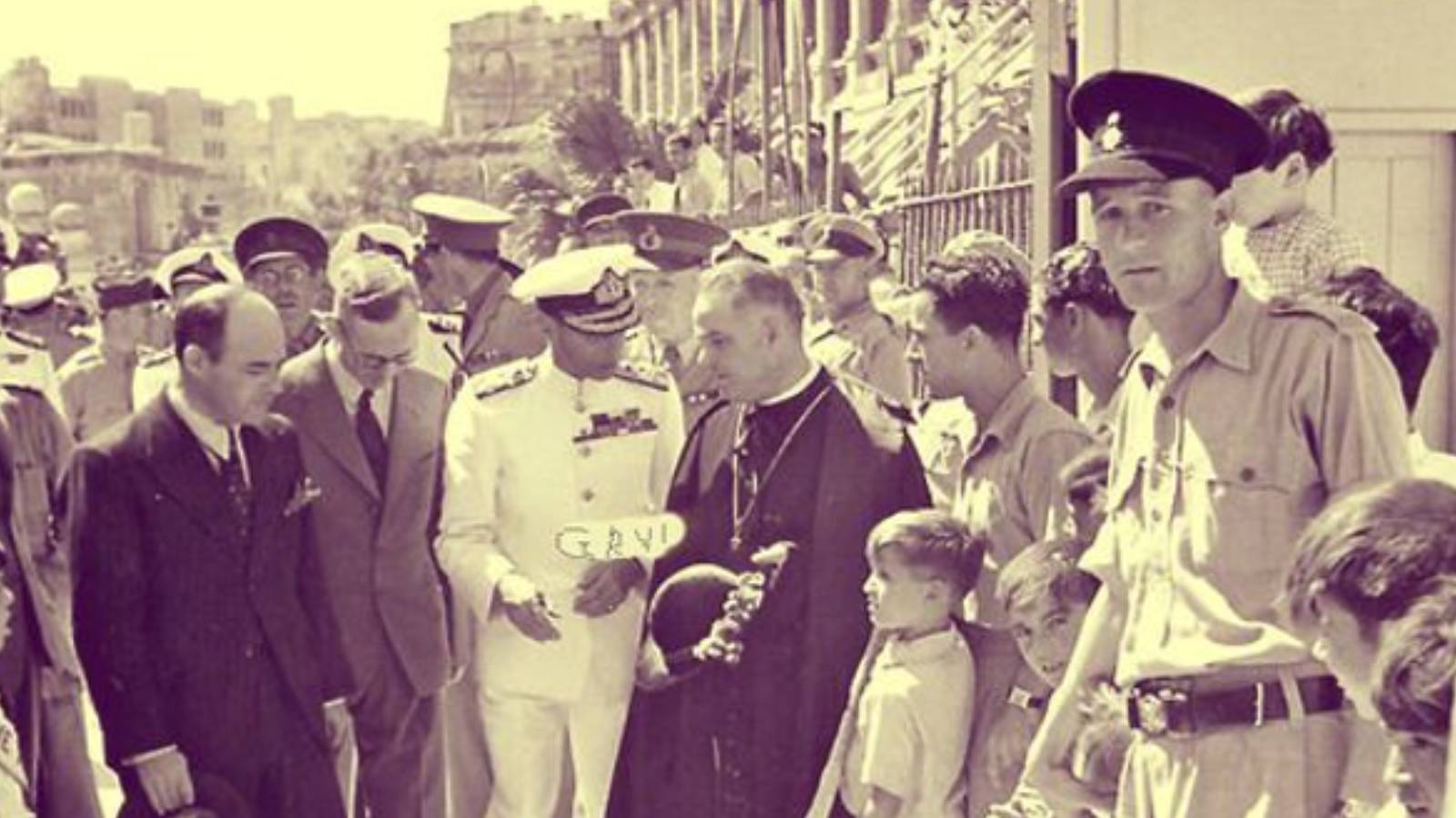 80-year-old photo from 1943 shows King George VI visiting Malta during ...