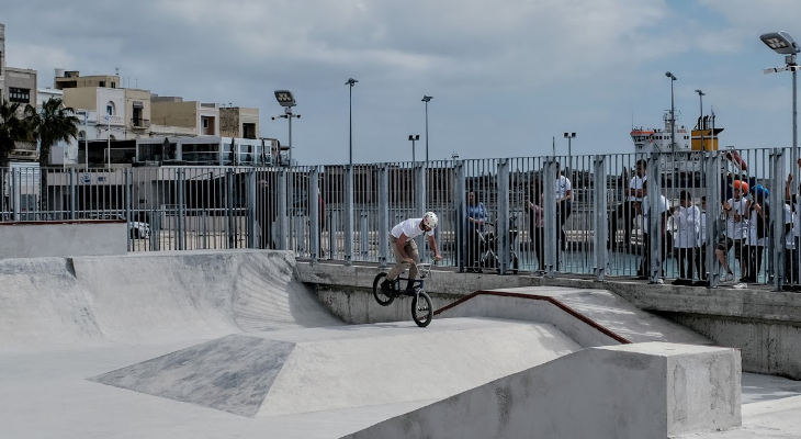 Pass the knee pads! A new skate & bike park opens in Birzebbuga