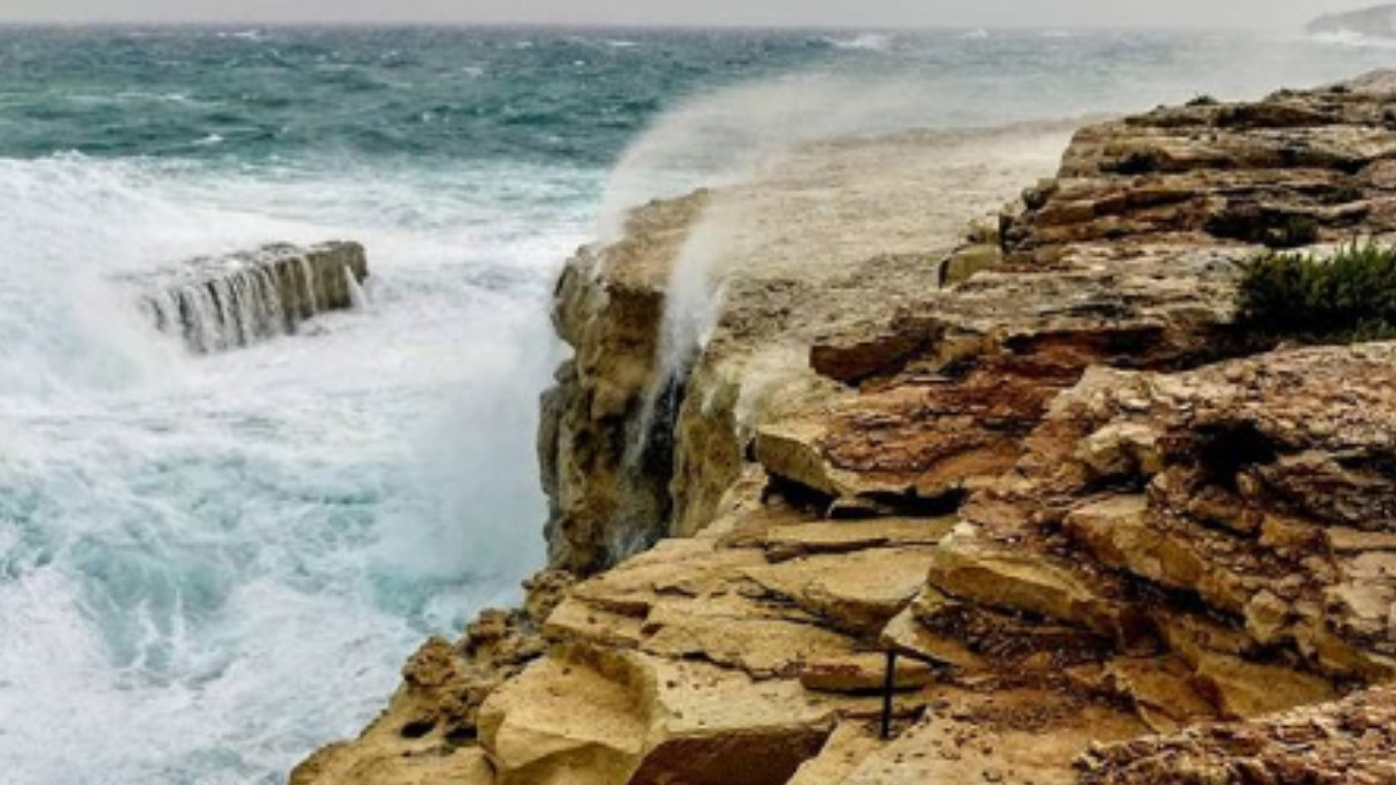 Say what?! Gale warnings issued as strong winds are expected TOMORROW!