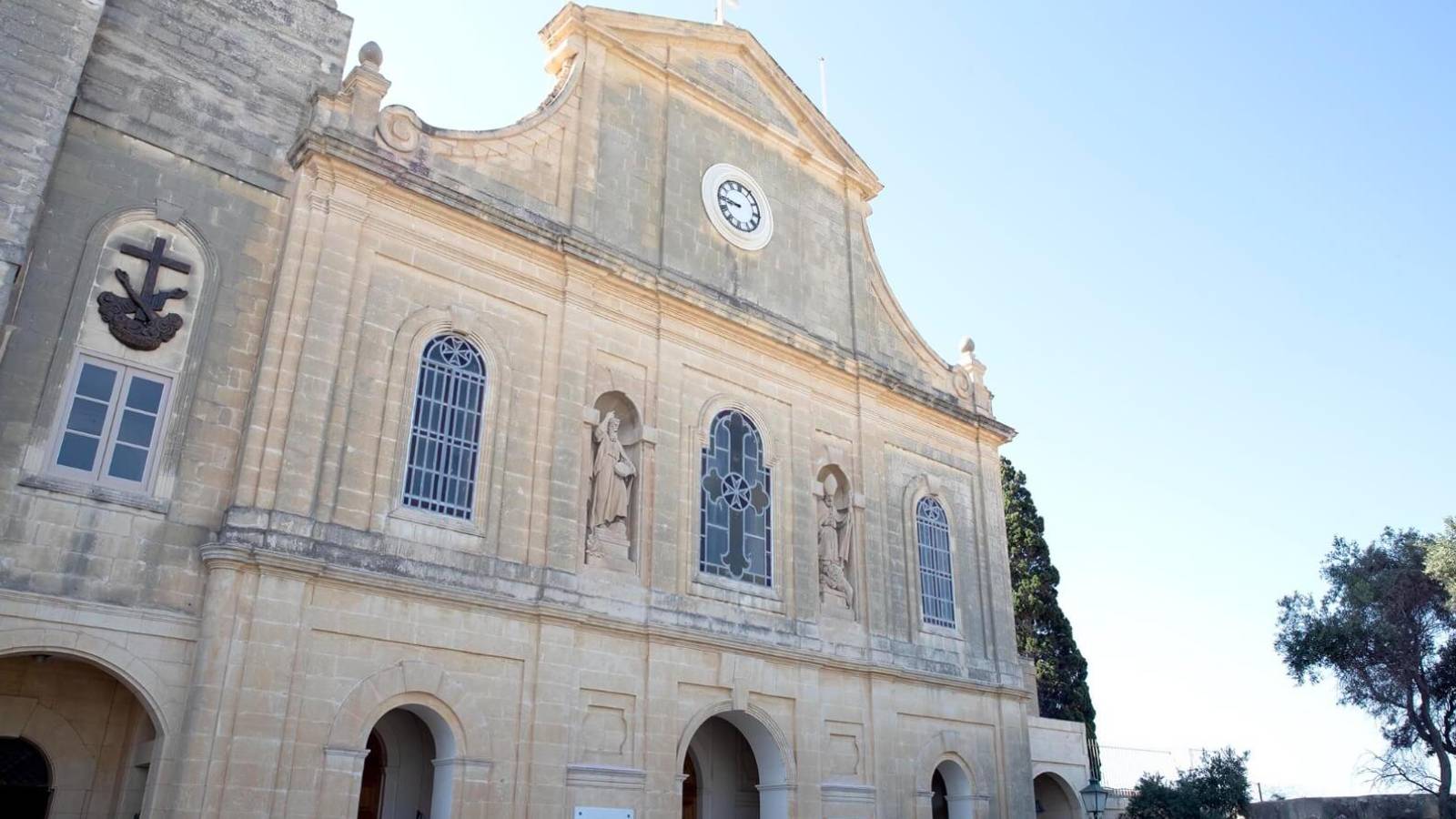 Amazing! Façade of Floriana’s Church of the Holy Cross fully restored ...