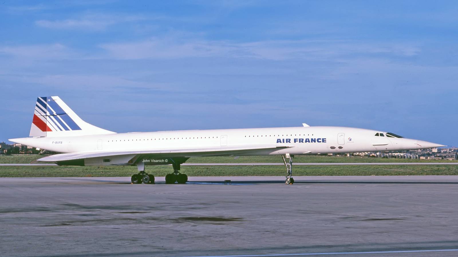 Throwback to 1987! Photos show the only time the unique Concorde ...