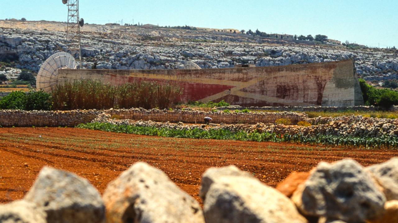 Hmm! Do you know what Maghtab's strange curved wall known as Il-Widna ...