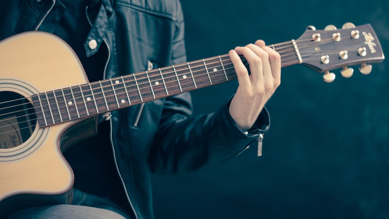 7 classic Maltese songs that warm every local's heart