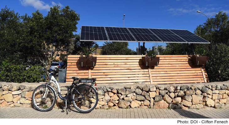 Going solar! Malta’s first-ever PV-powered roundabout installed in Safi