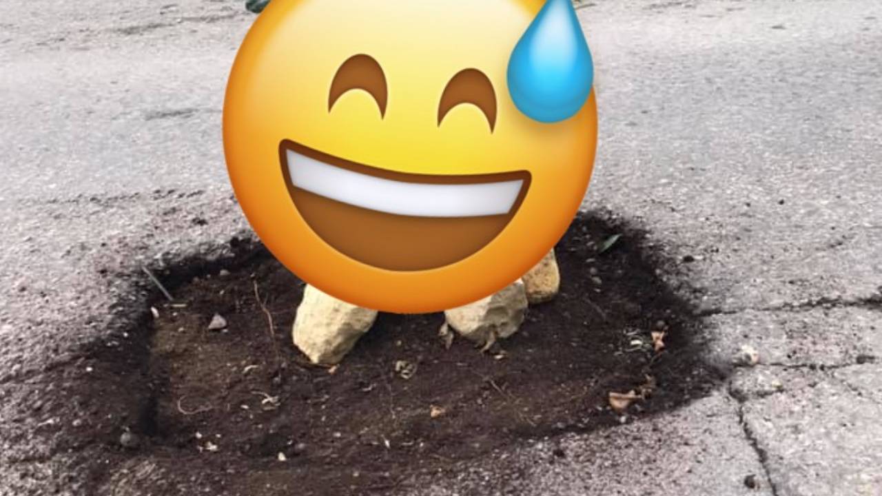 What pothole? Hilarious photo showcases a VERY creative use of a ...