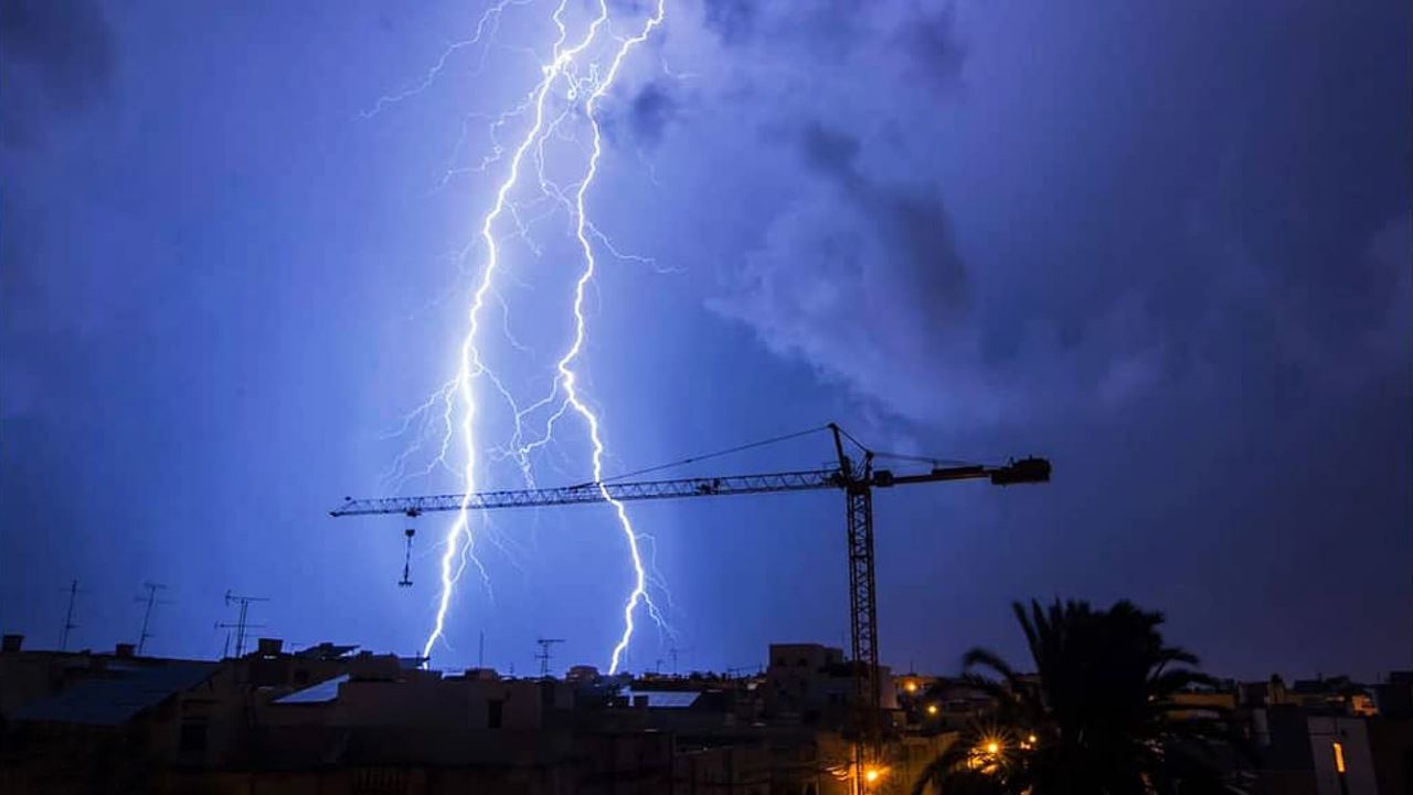 The rain is here! Spectacular Instagram shots of the electrical storm ...