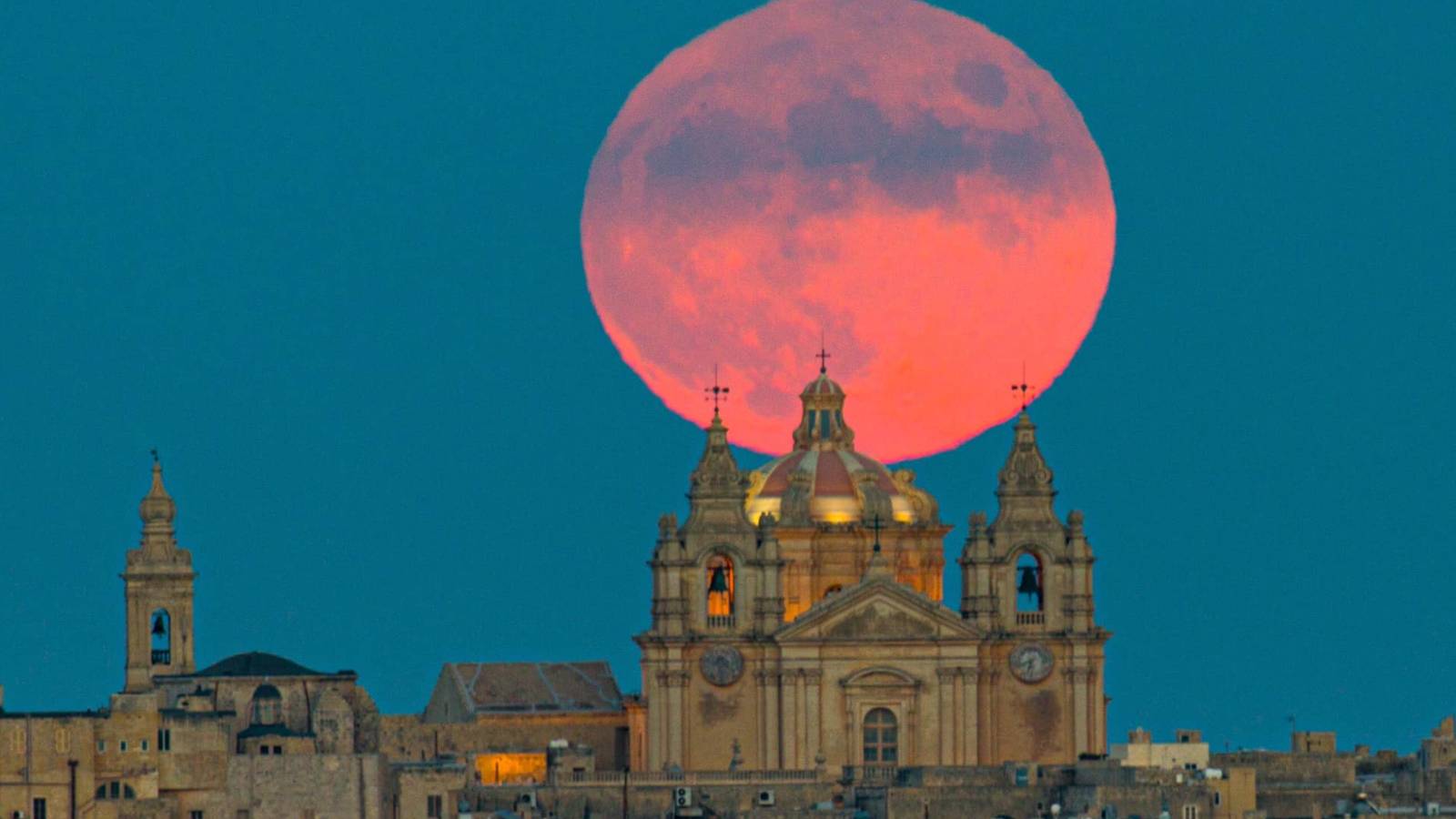 Once in a Super Blue Moon! Rare astronomical phenomenon can be seen ...